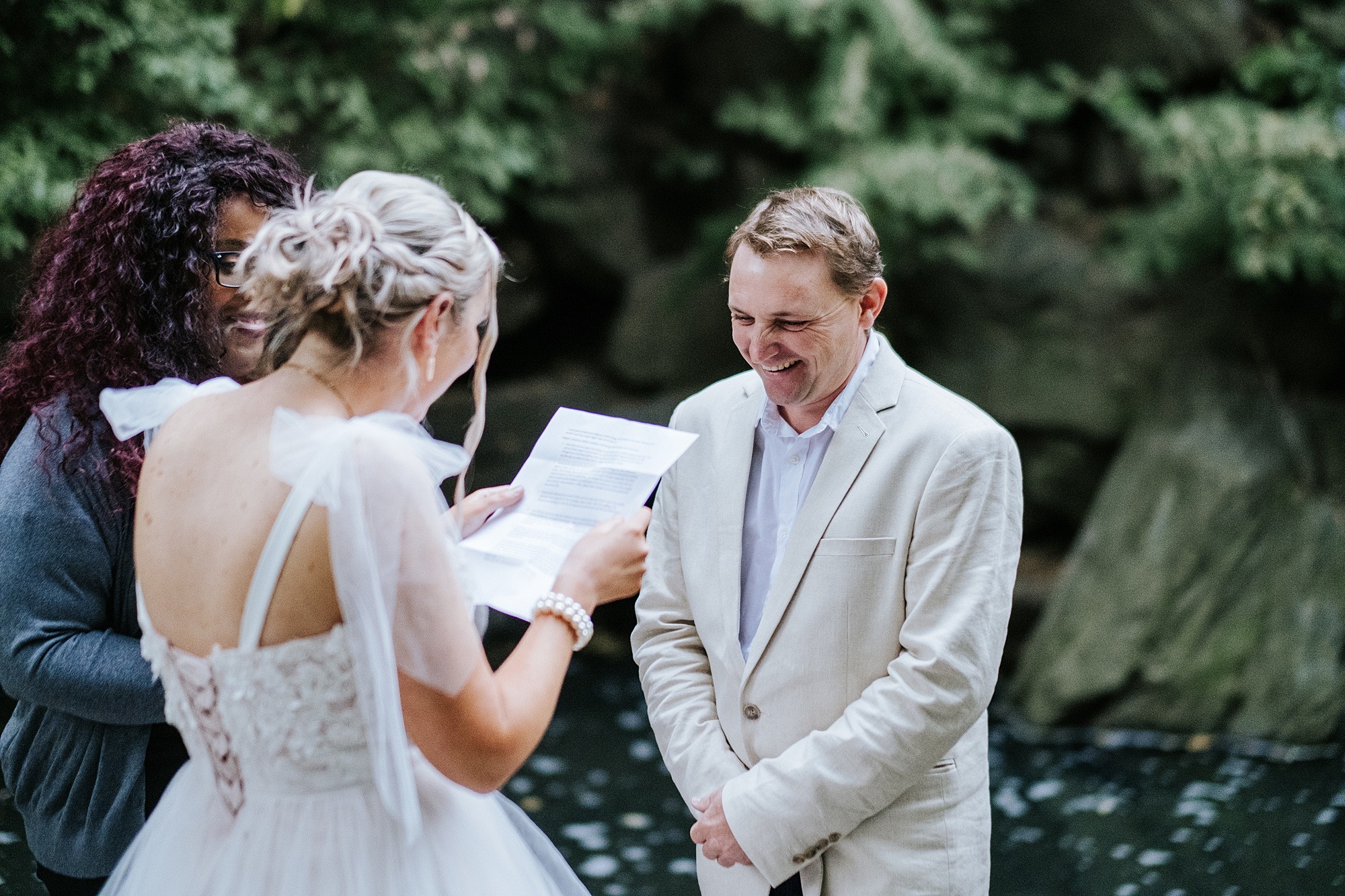 An Officiants Guide to Writing your own Wedding Vows | ELOPING IS FUN