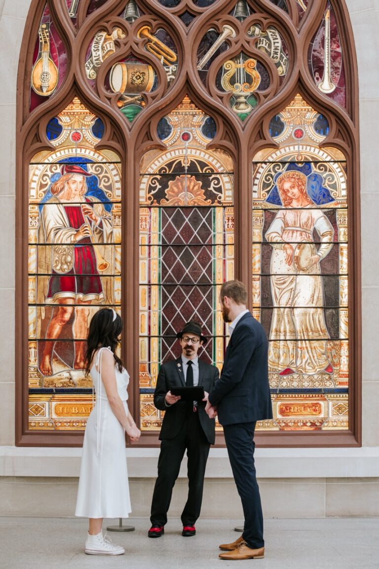 An Officiant's Guide on How to Write Your Wedding Vows | Eloping Is Fun